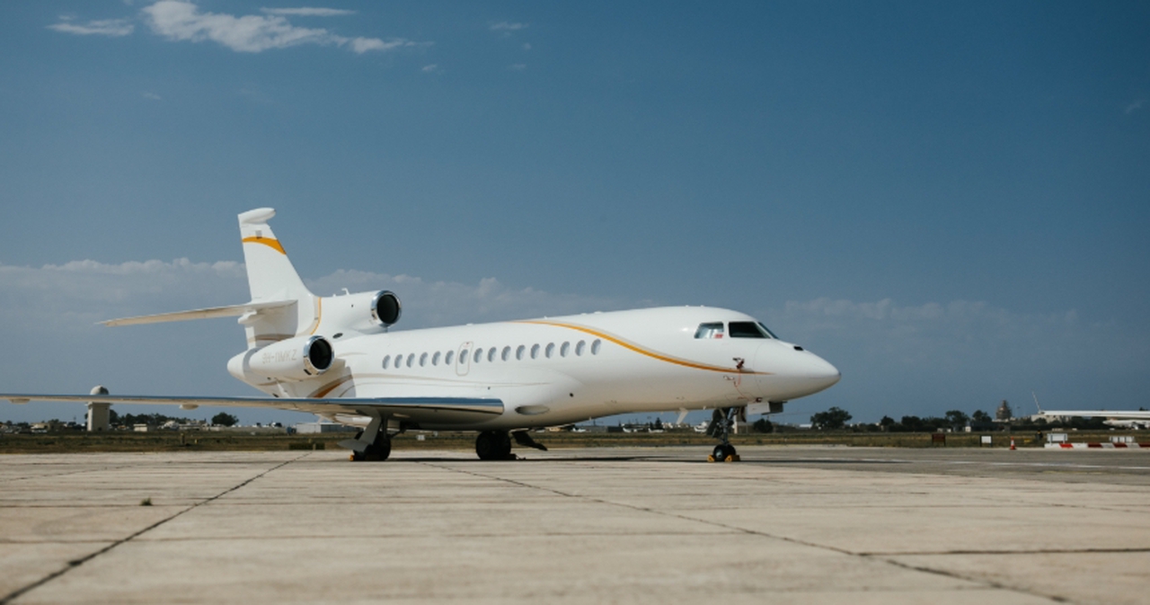Dassault Aviation Falcon 8X 9H-11MKZ — private jet charter, price | JETVIP